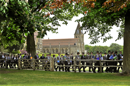 Elior secures five-year contract renewal at Charterhouse | Elior UK